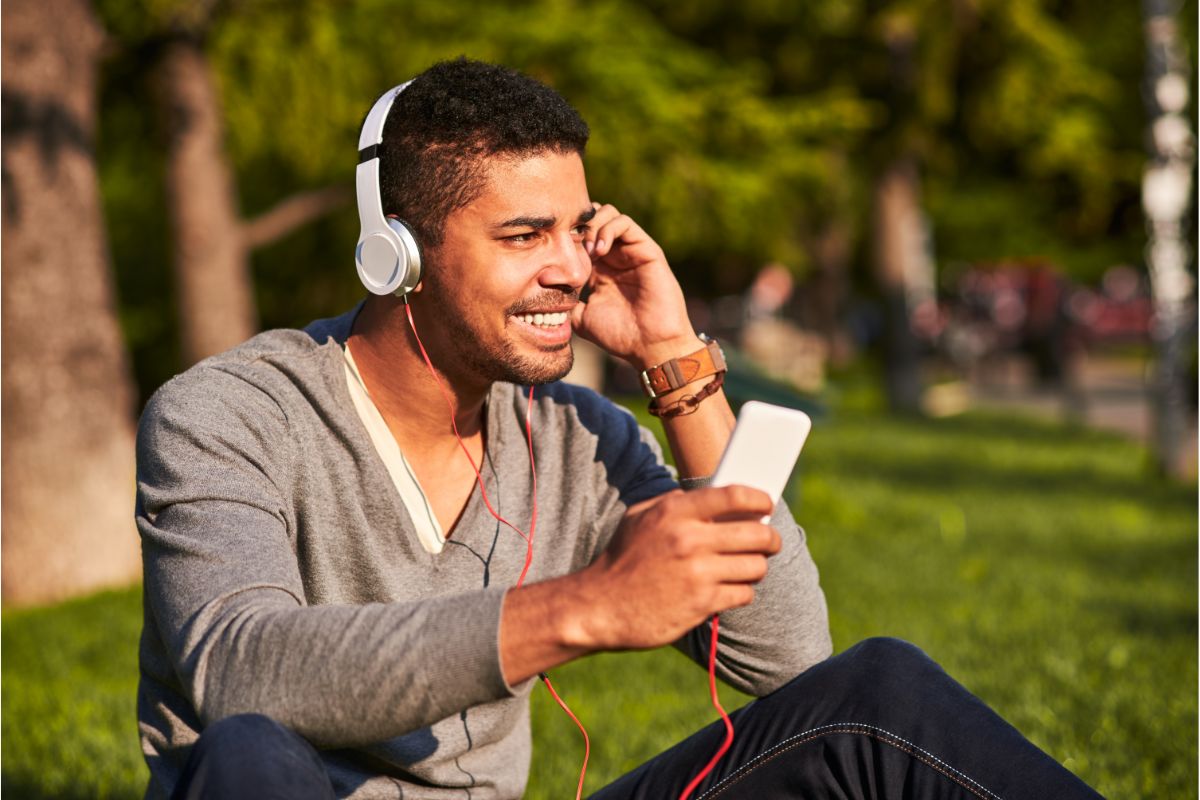 How Many Users Does Spotify Have Vs. Apple Music?