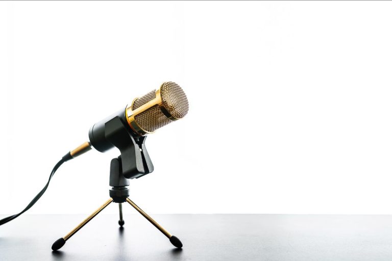 Table Microphone Stand - Different Types And Features To Look For